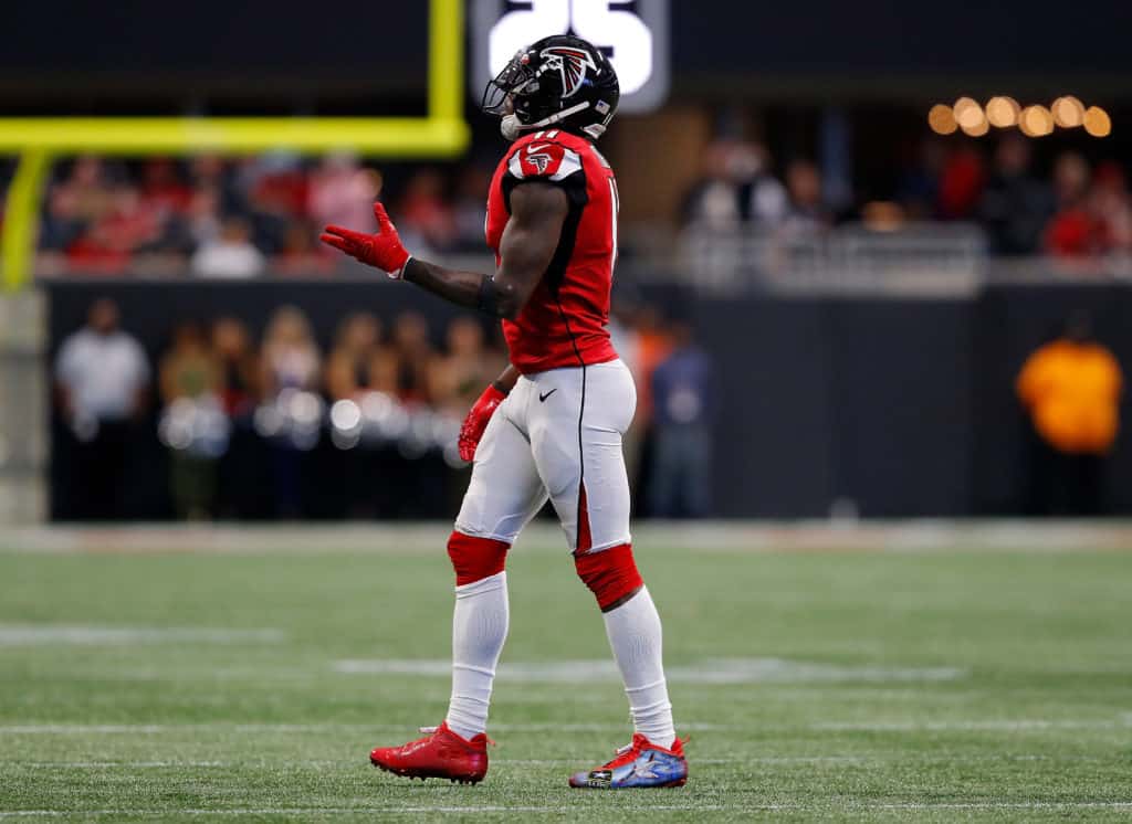 Julio Jones Crutches Julio Jones Hi Res Stock Photography And Images